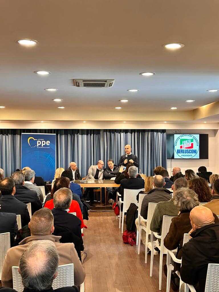 Fazzone lancia il congresso di Forza Italia per la provincia di Latina ...