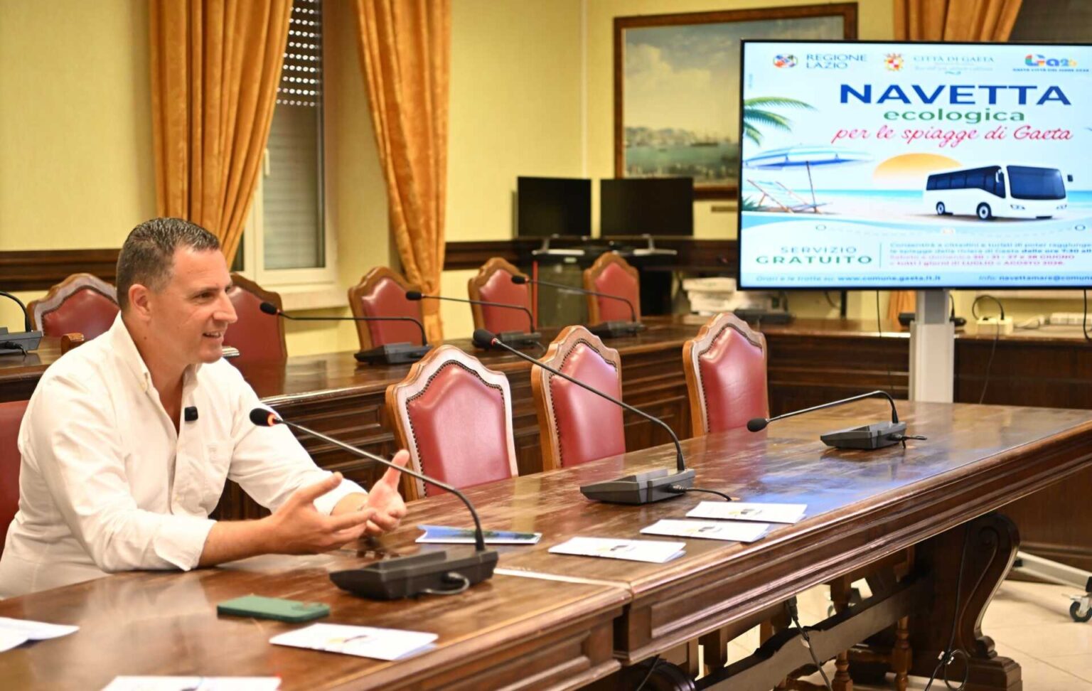 Palazzo M, i cancelli diventano un caso. Celentano e Muzio: “Chiederemo ...