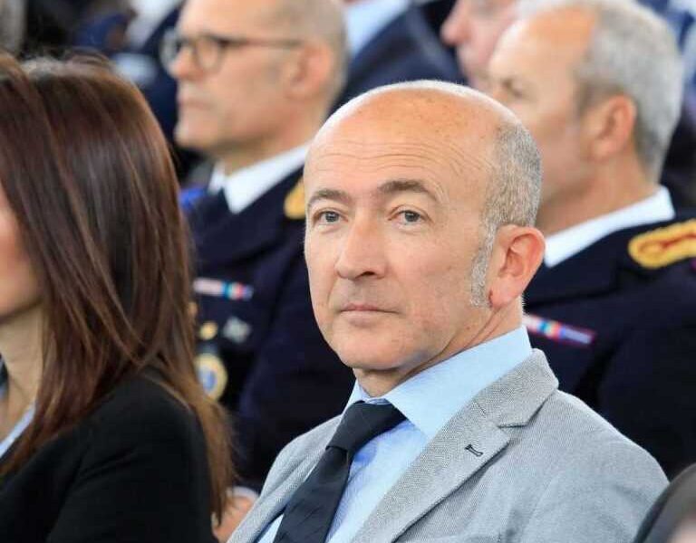 Latina, insulti al Gip Cario in Tribunale, portata via, la solidarietà ...