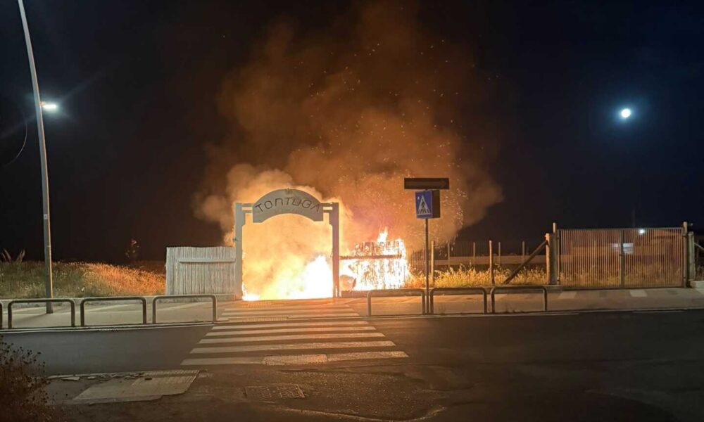 Incendio al Tortuga, il post dei titolari: “Ondata di solidarietà. Noi ...